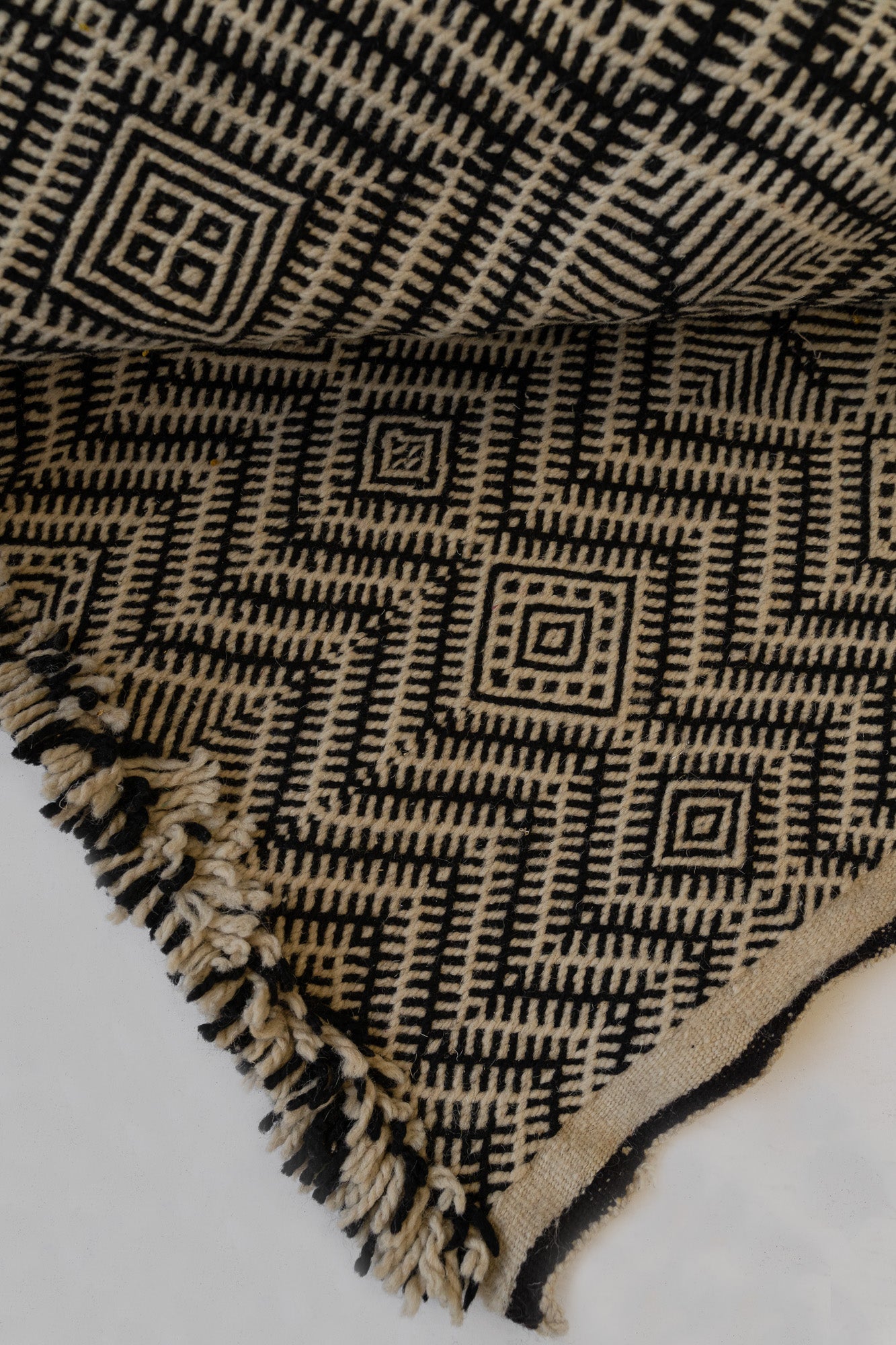 Hand Woven Geometric Runner – Caroline Turner Interiors